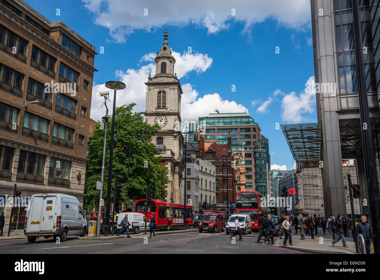 Busy Bishopsgate street with St Botolph Church, City of London, UK ...