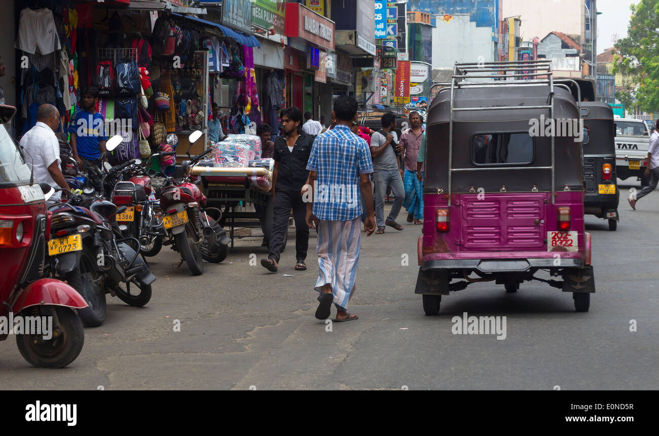 Busy street scene, Colombo, Sri Lanka Stock Photo - Alamy