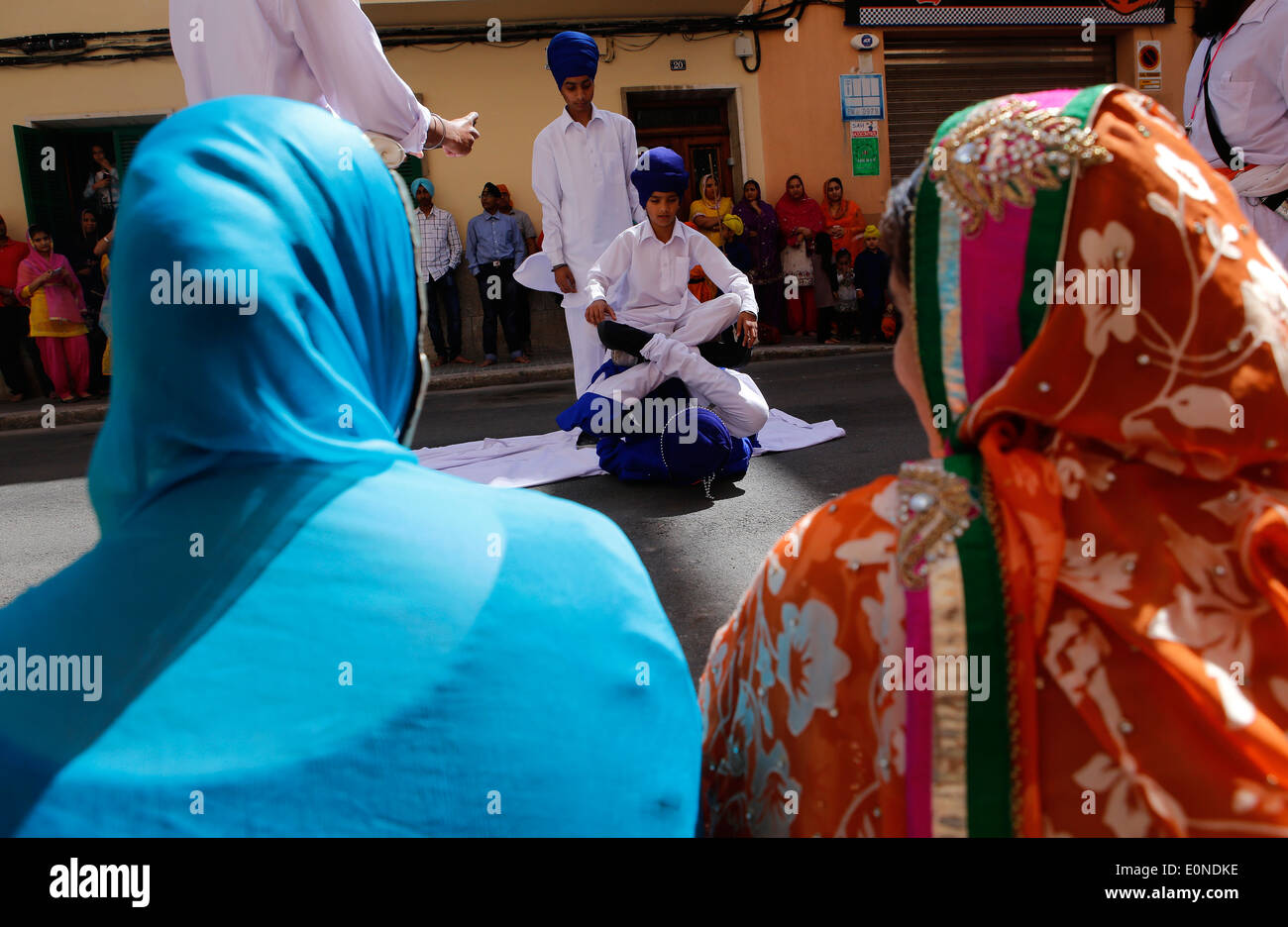 Ancient Sikh fights exhibit during a Baisakhi celebration amongst ...