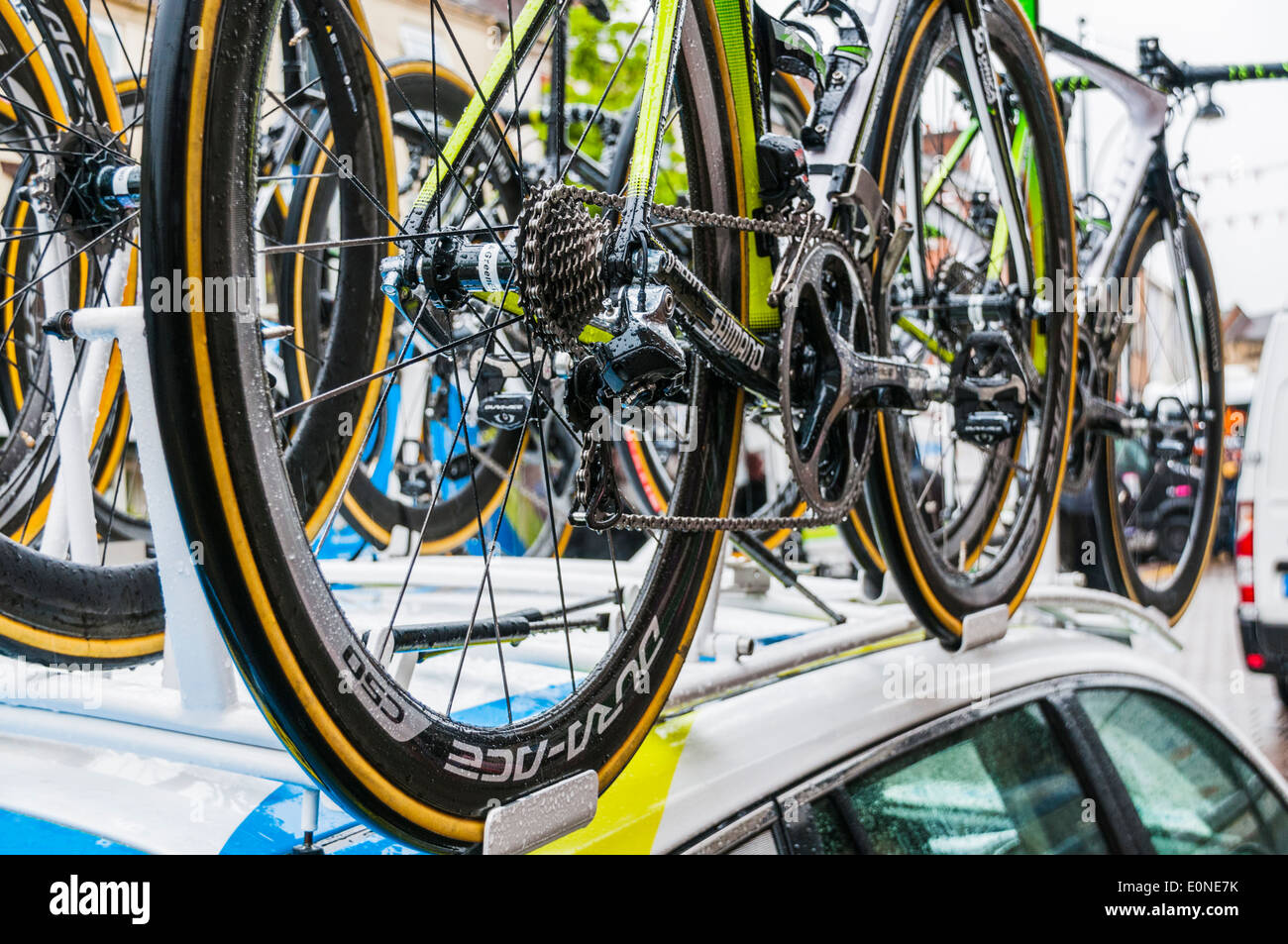 Cycling team support vehicle hi-res stock photography and images - Alamy