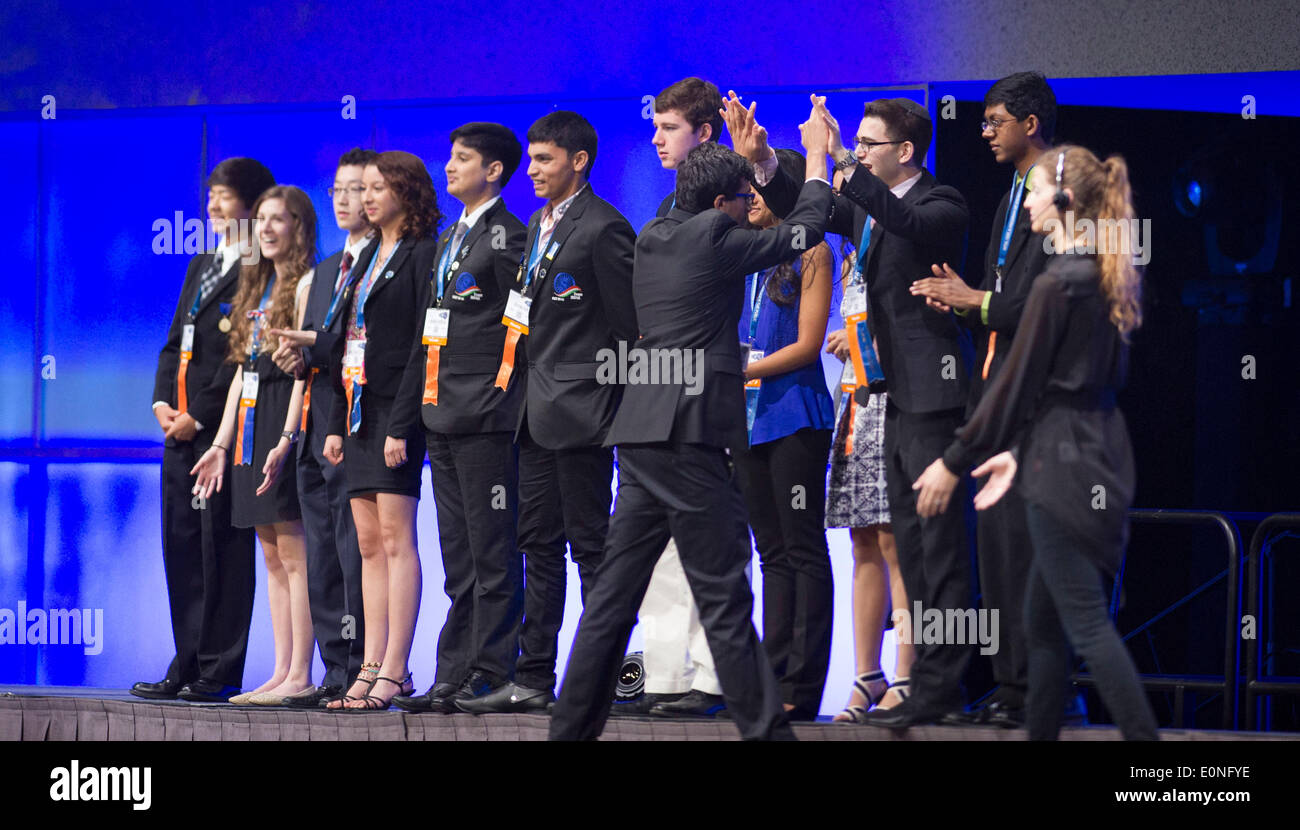 Los Angeles, USA. 16th May, 2014. Award winners celebrate on the stage ...
