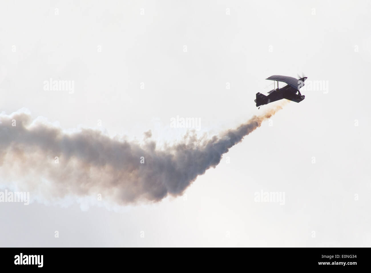 Aircraft smoke hi-res stock photography and images - Alamy