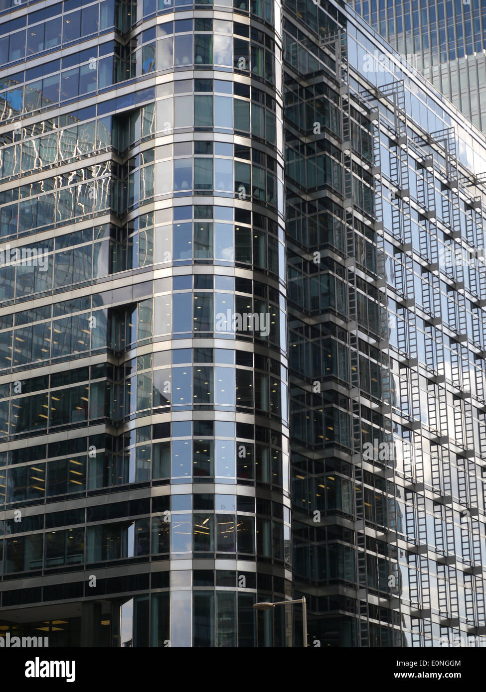 Shiny tower block hi-res stock photography and images - Alamy