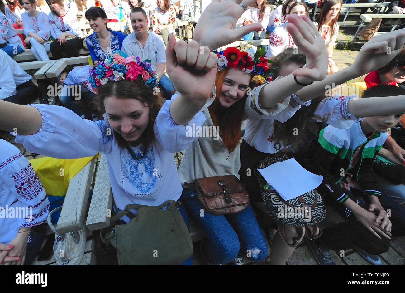 Kiev, Ukraine. 17th May, 2014. Hundreds of Ukrainians cheers several ...