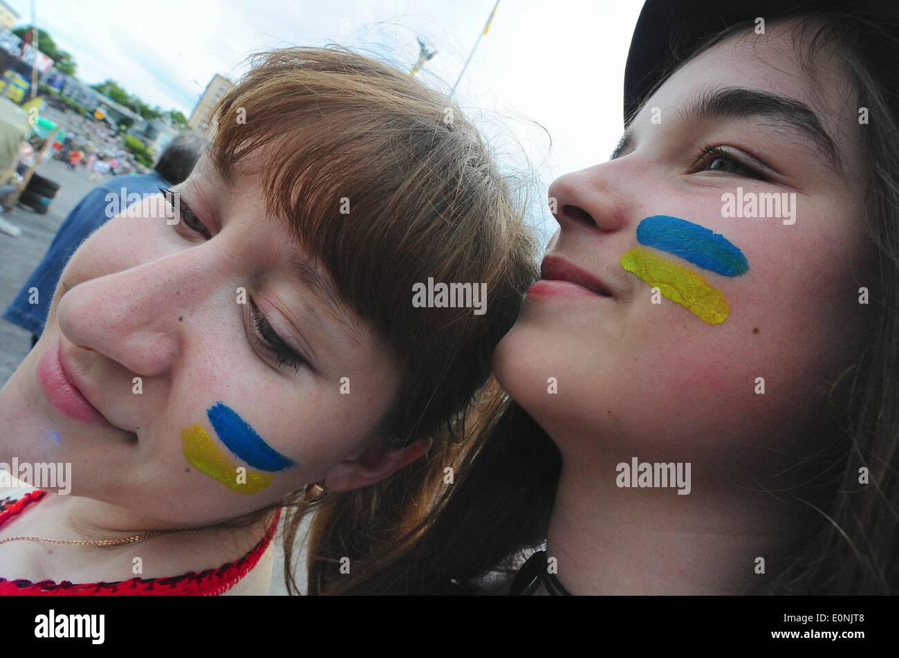 Kiev, Ukraine. 17th May, 2014. Hundreds of Ukrainians cheers several ...
