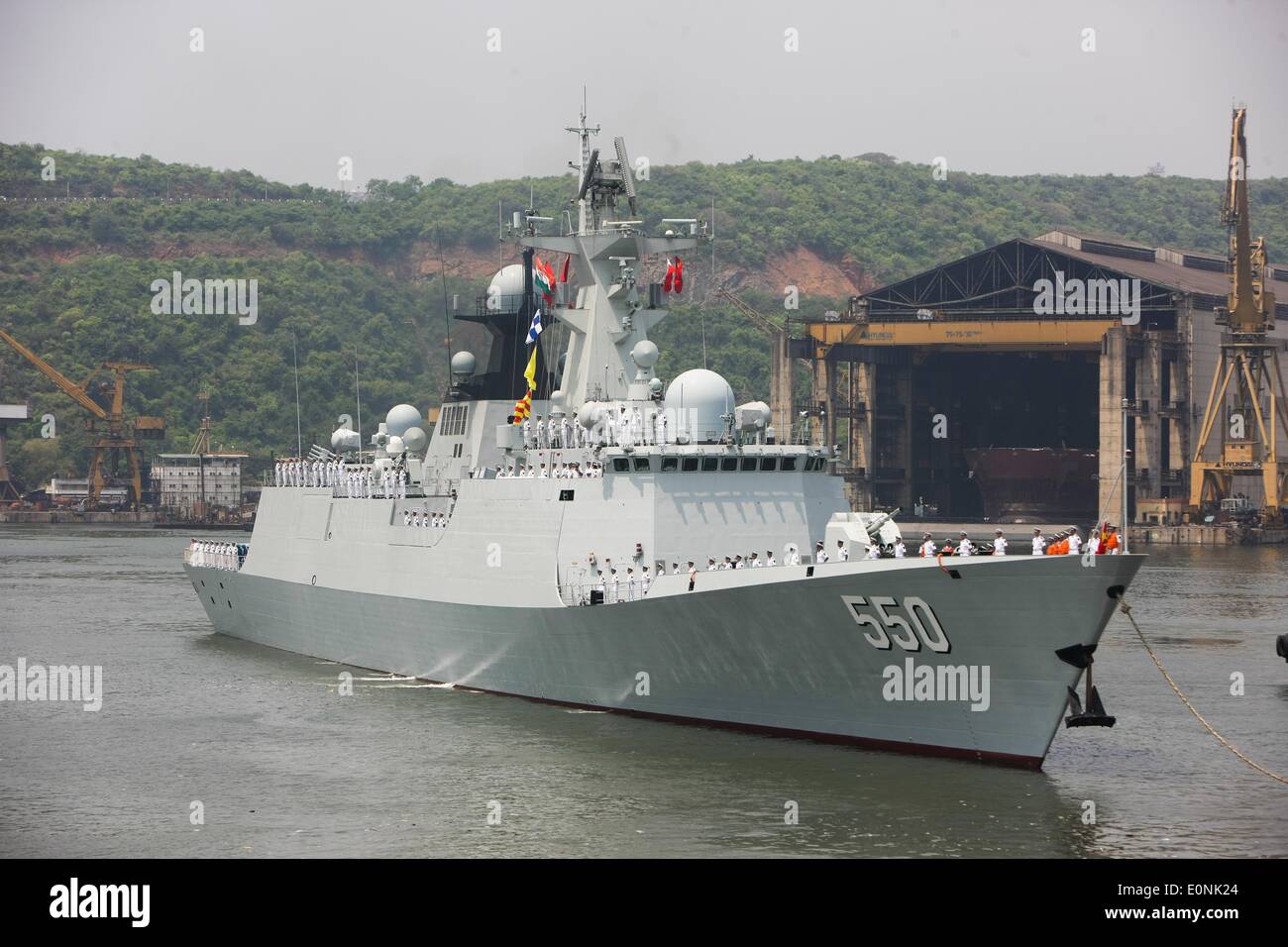 (140517) -- VISAKHAPATNAM, May 17, 2014 (Xinhua) -- China's missile ...