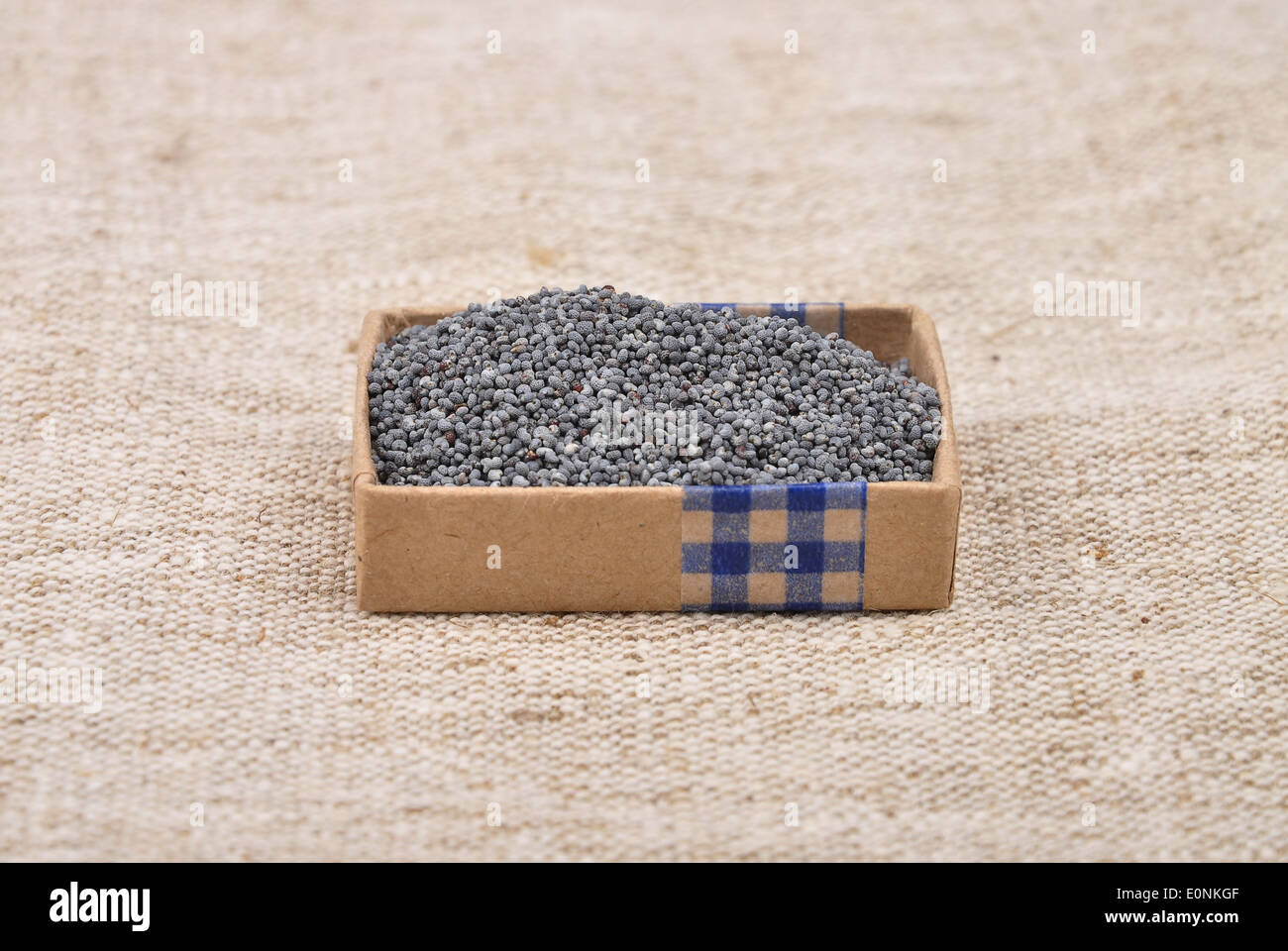 Dry poppy seed box hi-res stock photography and images - Alamy