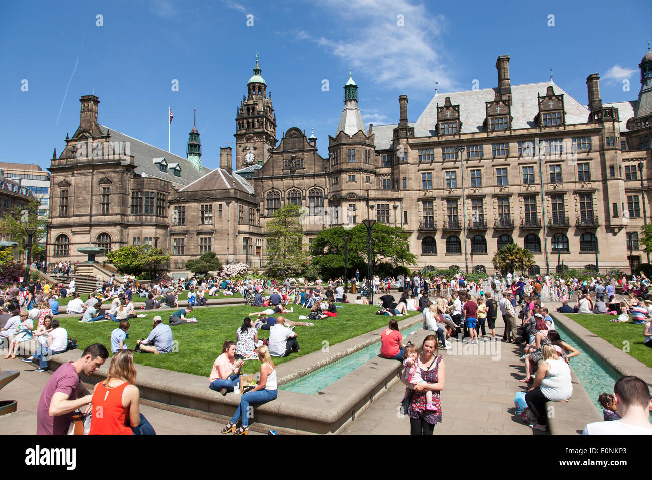 Sheffield Town Hall and Peace Gardens, UK. 17th May 2014. Crowds enjoy ...