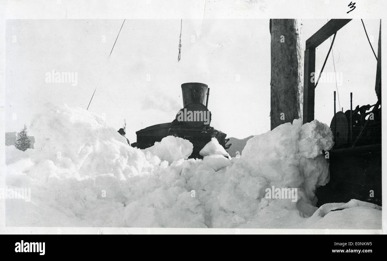 Plowing snow on railway hi-res stock photography and images - Alamy