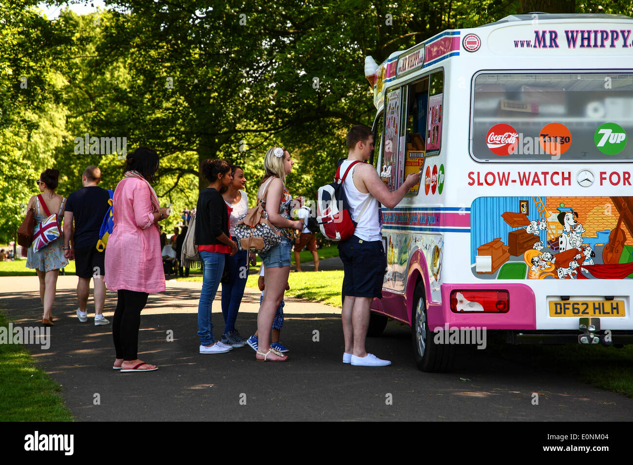 Queue of customers at an Ice cream van Stock Photo - Alamy