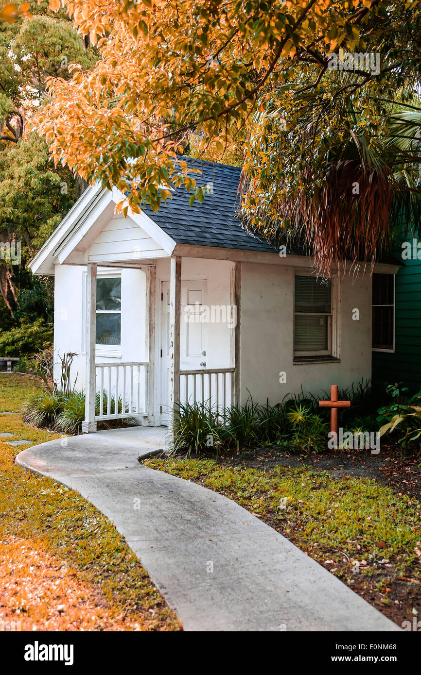 House for the catholic priest hi-res stock photography and images - Alamy
