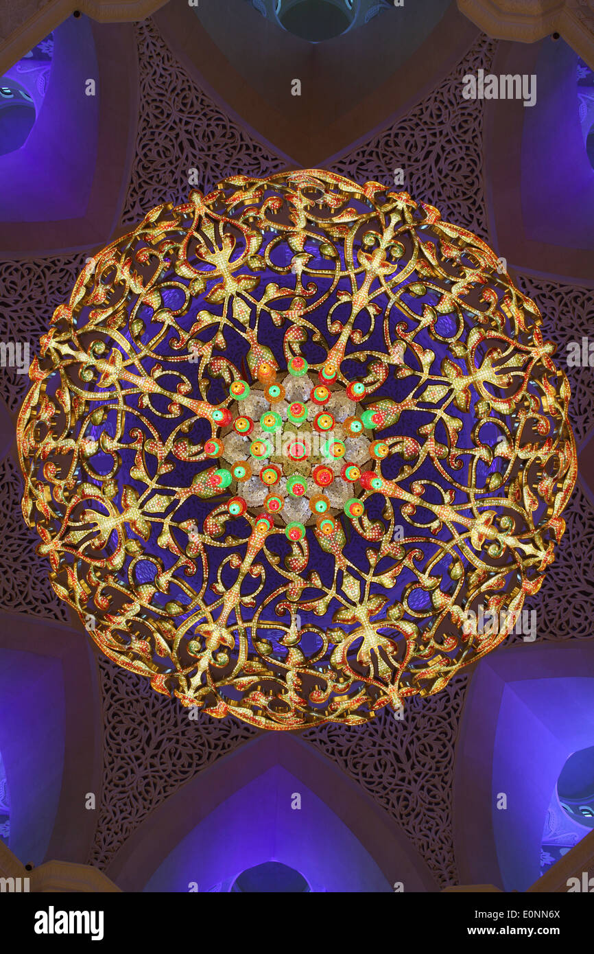 A crystal chandelier of the Sheikh Zayed Grand Mosque in Abu Dhabi ...