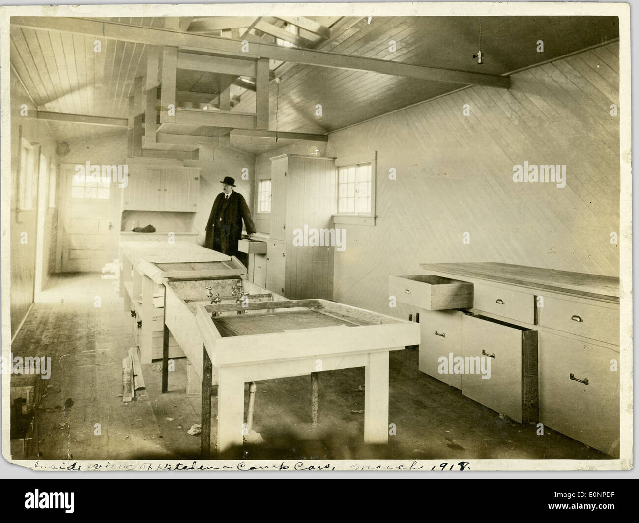Military mobile field kitchen hi-res stock photography and images - Alamy