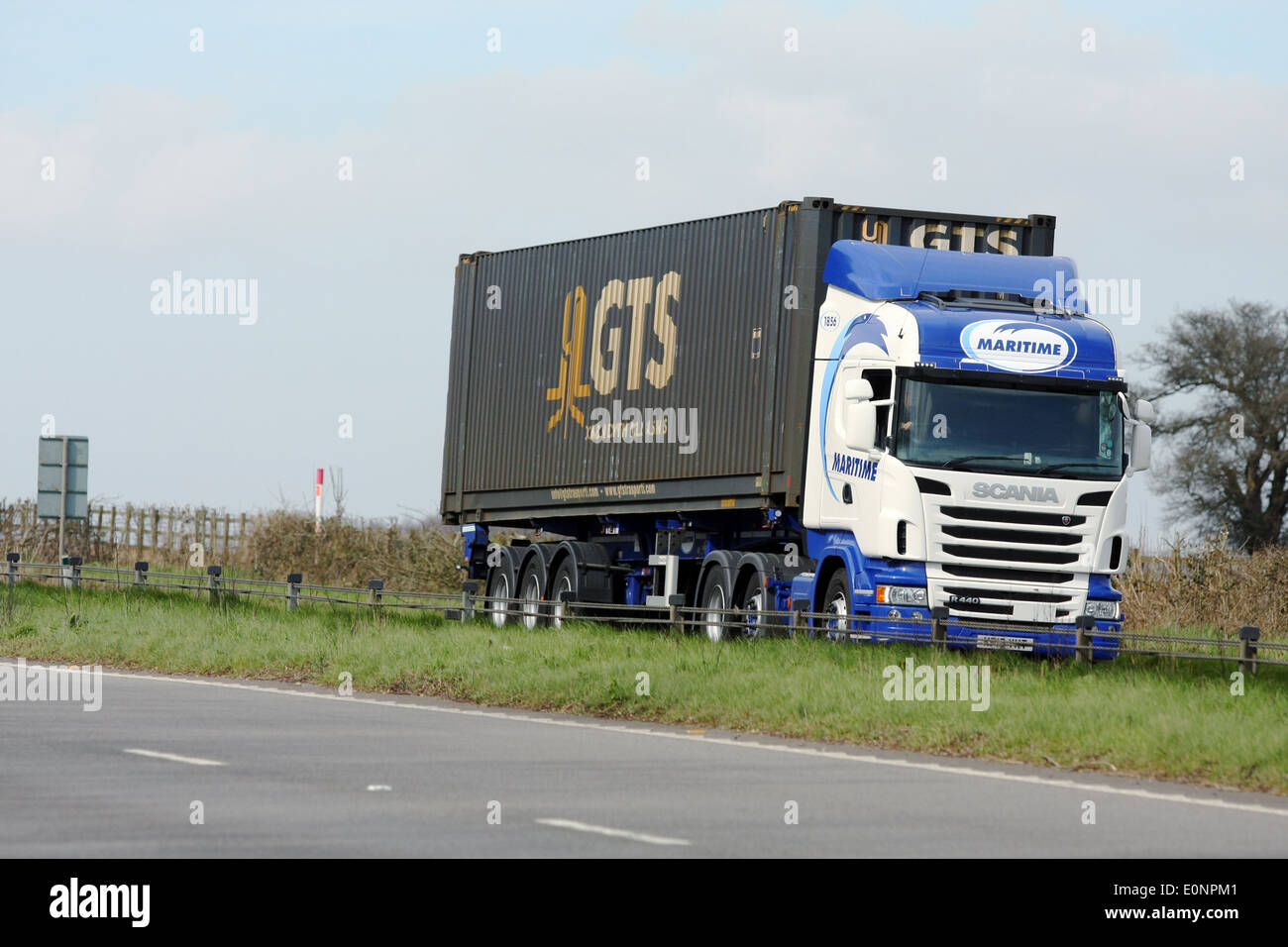 Intermodal multimodal shipping container road hi-res stock photography ...