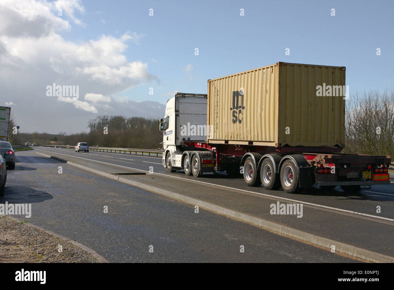 Shipping containers on articulated hi-res stock photography and images ...