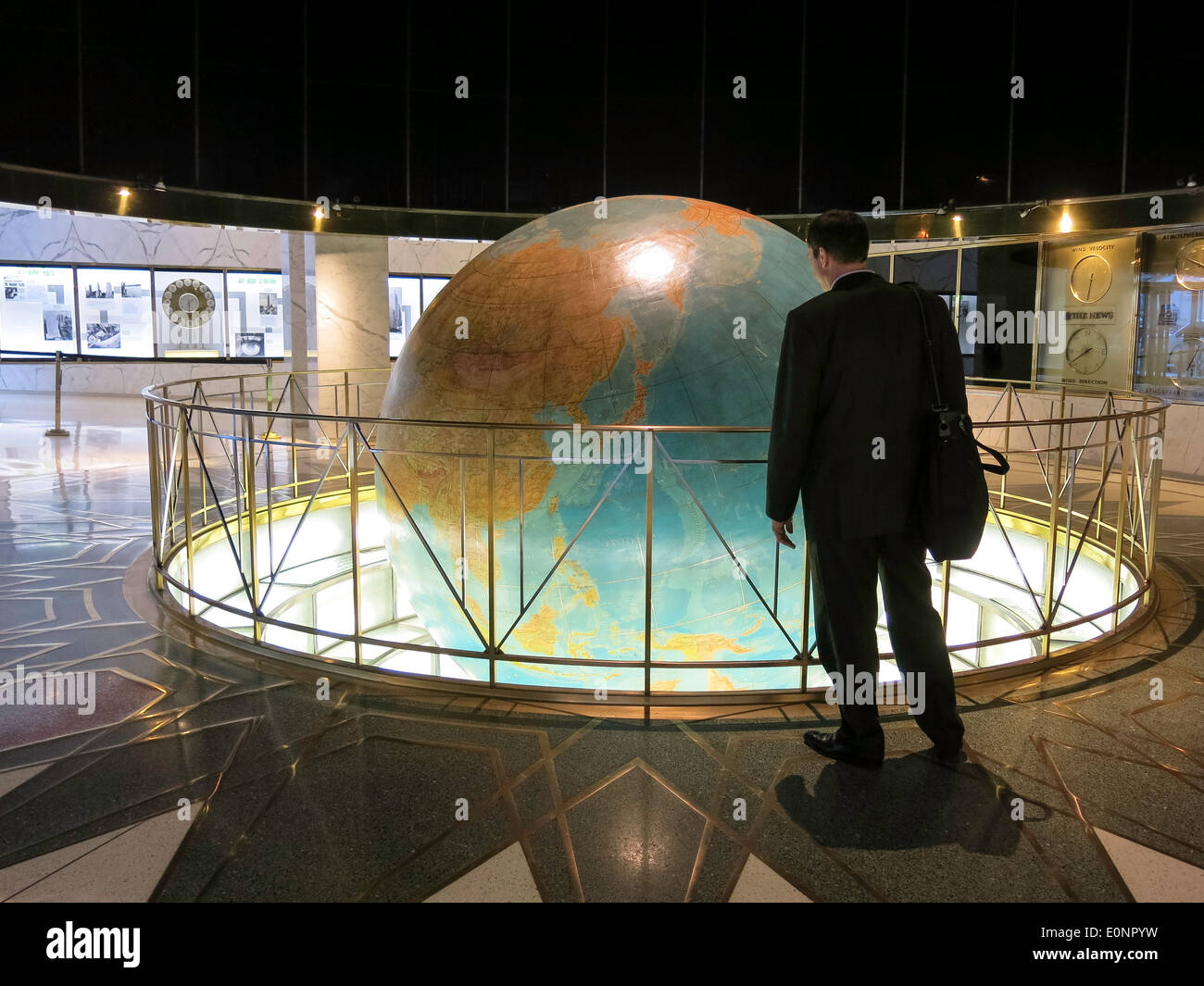 Daily news building new york hi-res stock photography and images - Alamy