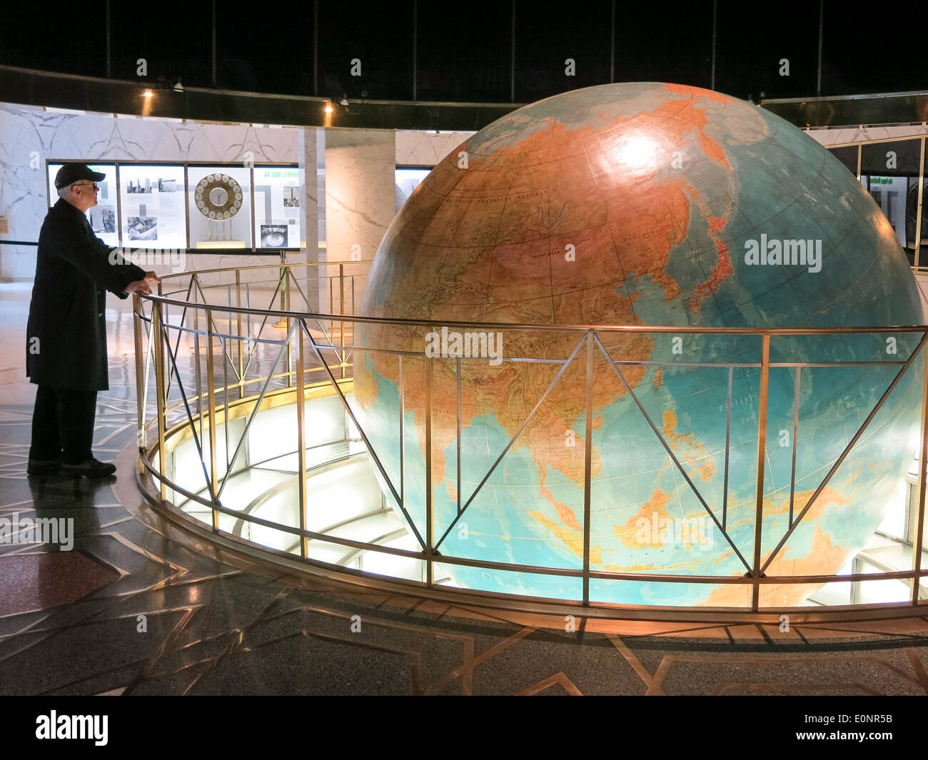 Gray building interior hi-res stock photography and images - Alamy