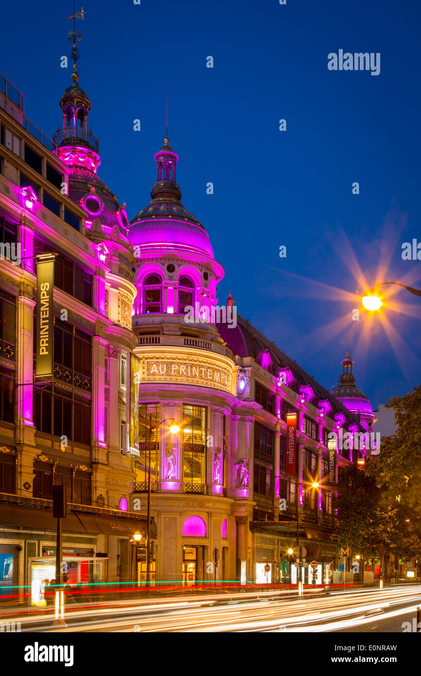 Au printemps department store paris hi-res stock photography and images ...