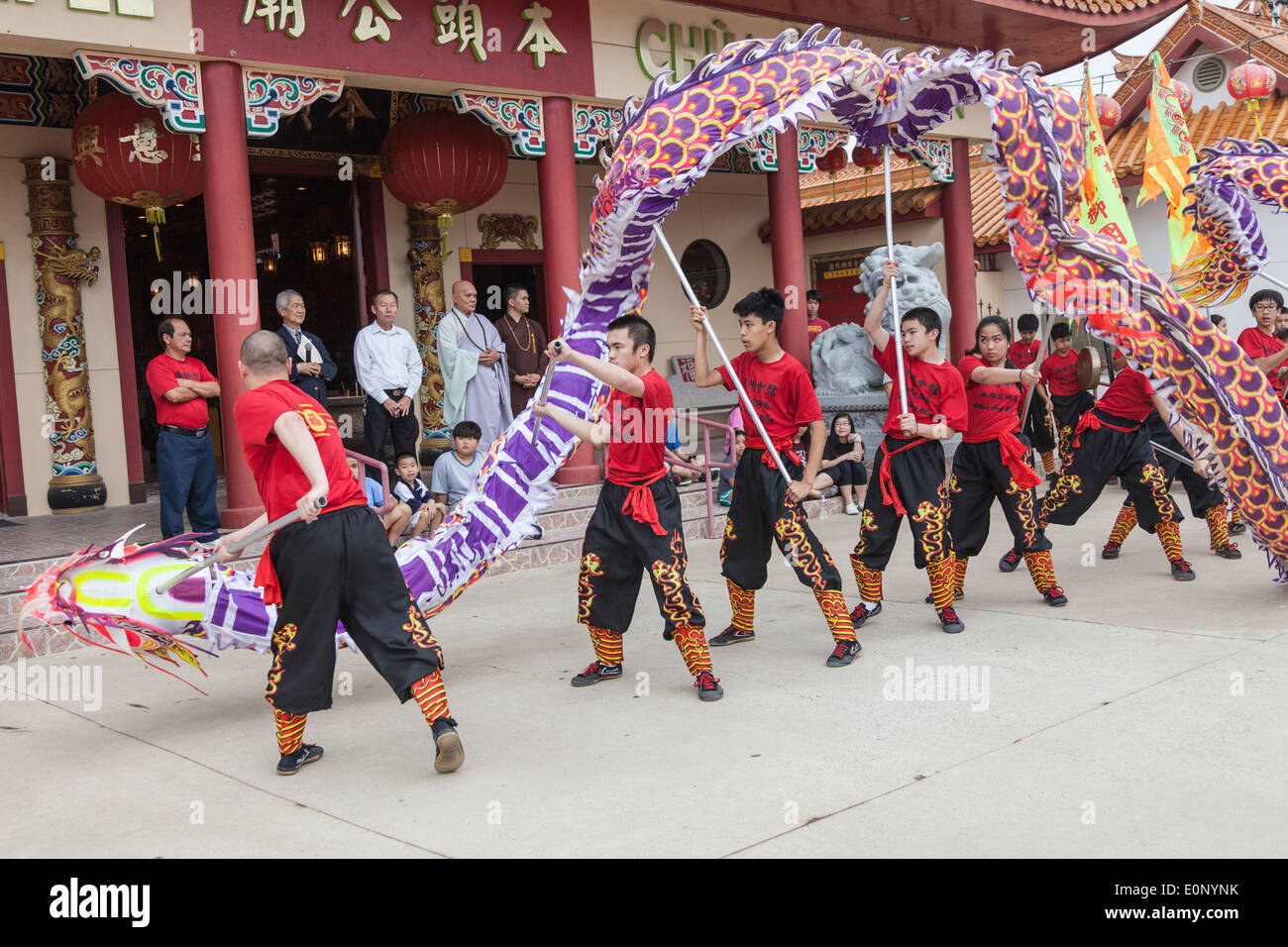 Dragon Dance at Teo-Chew Temple, Vietnamese and Taoist Temple in ...