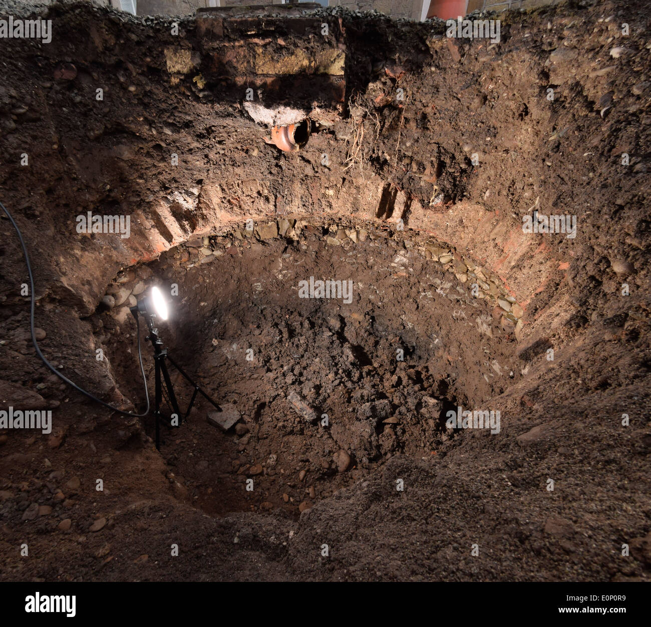 Underground brick structure 200 years old revealed by collapse of ...