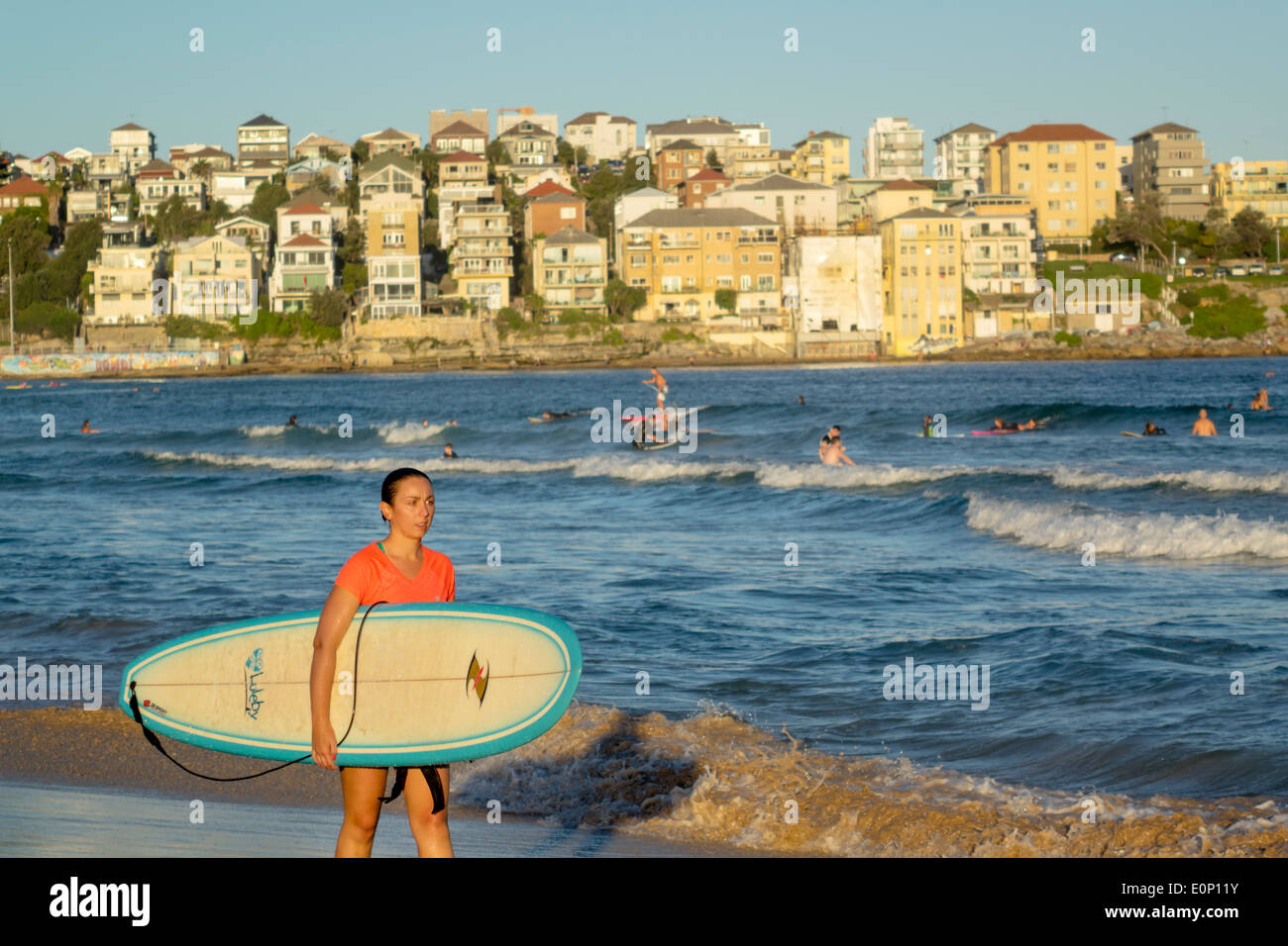 Lady surfers hi-res stock photography and images - Alamy