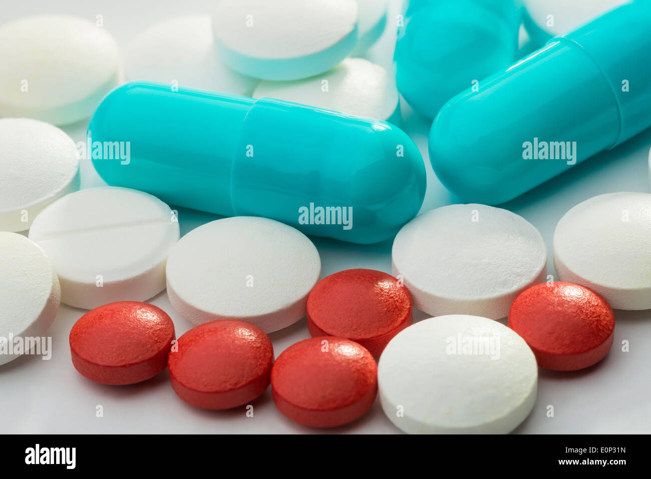 Medicine pill painkillers hi-res stock photography and images - Alamy