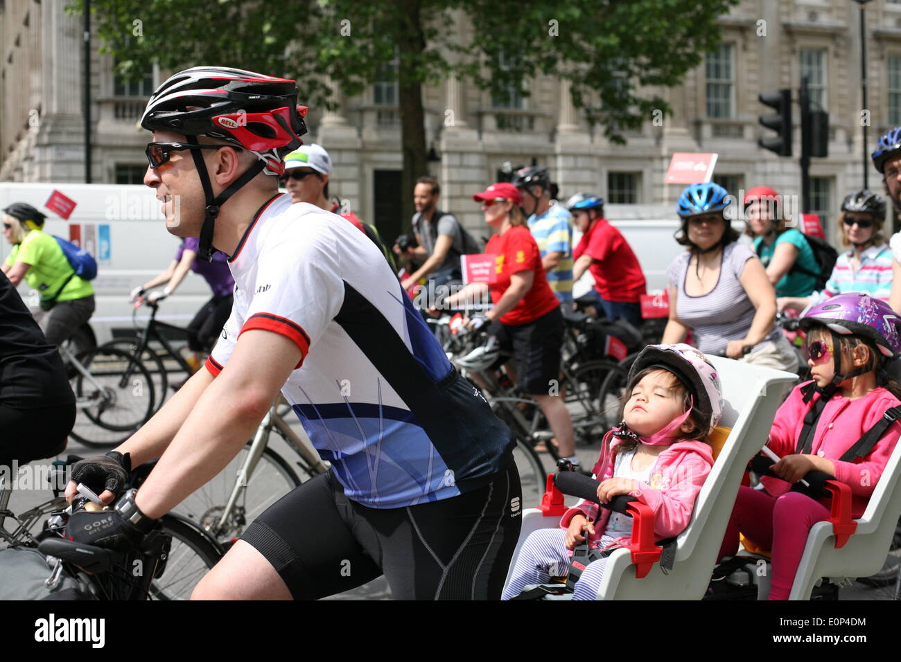 London, UK. 17th May, 2014. Thousands of cyclists ride from Marble Arch ...