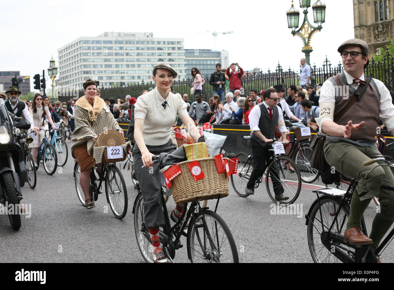 London, UK. 17th May, 2014. Thousands of cyclists ride from Marble Arch ...