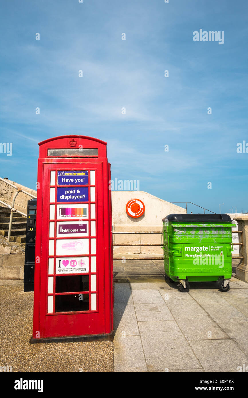 The Harbour Arm, Margate. Restaurants & Bars Area Stock Photo - Alamy