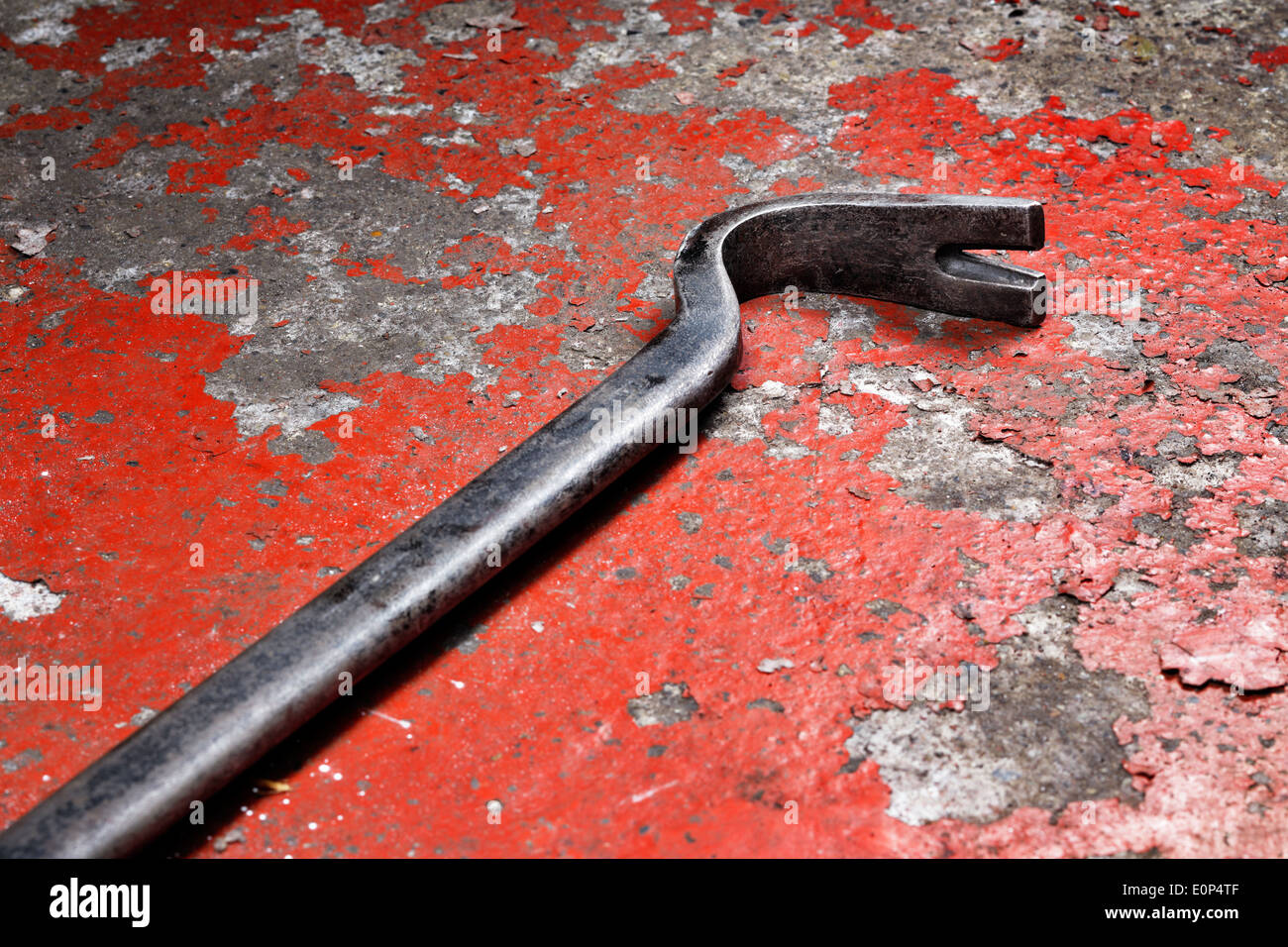 Crowbar hi-res stock photography and images - Alamy