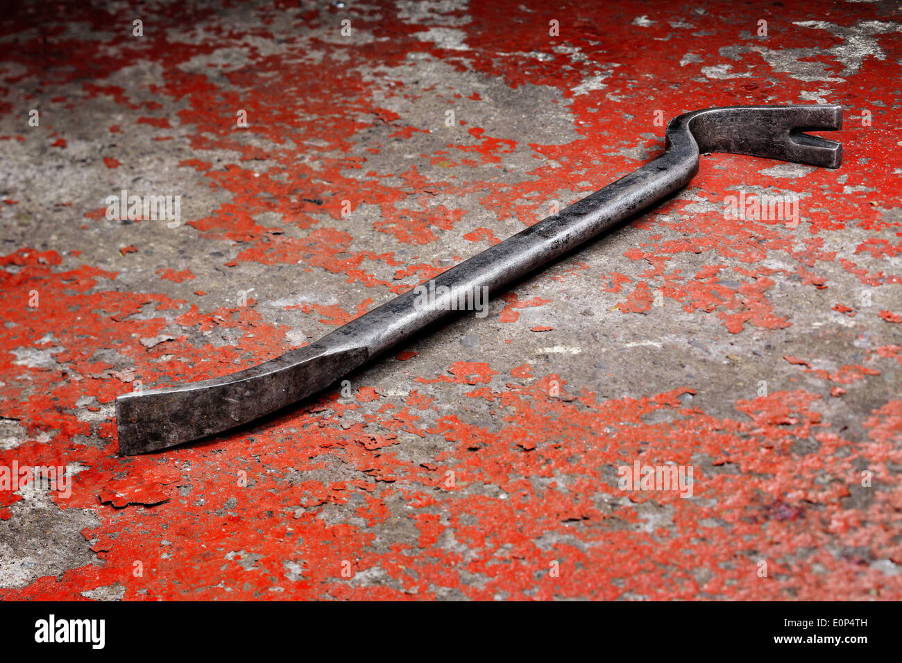 Crowbar hi-res stock photography and images - Alamy