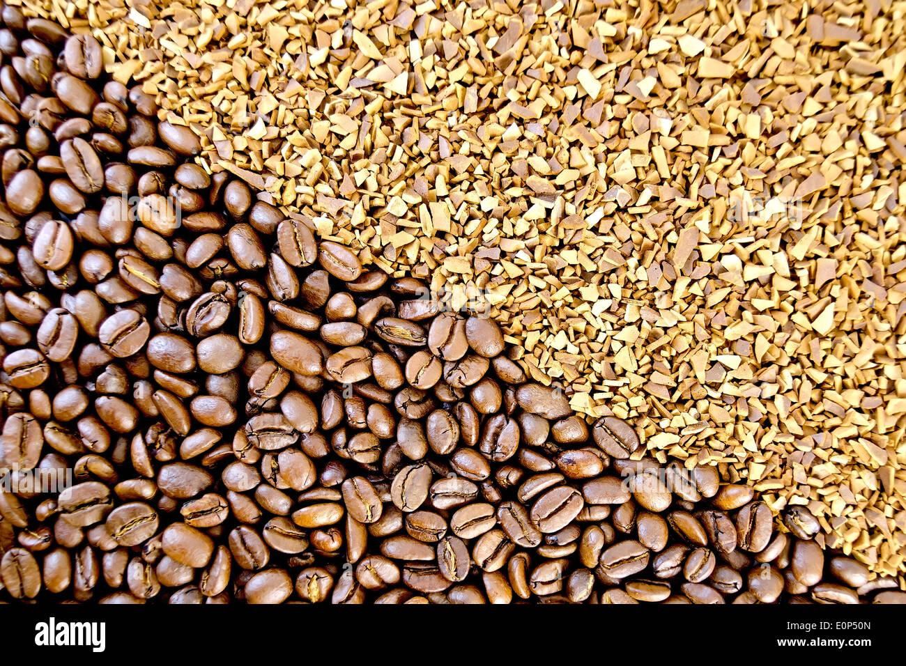 The texture of the grain and granular coffee Stock Photo - Alamy