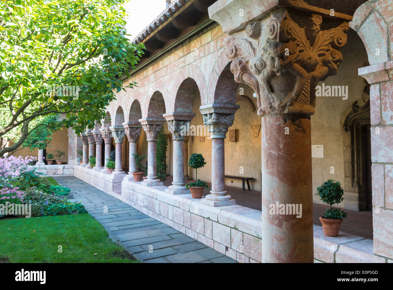 The Cloisters Museum High Resolution Stock Photography and Images - Alamy
