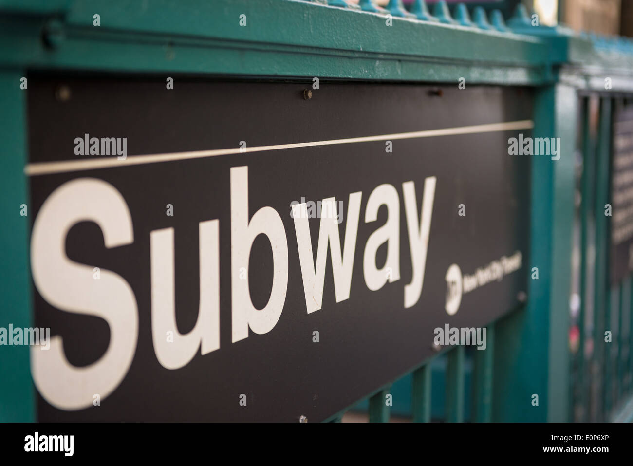 New york subway sign hi-res stock photography and images - Alamy