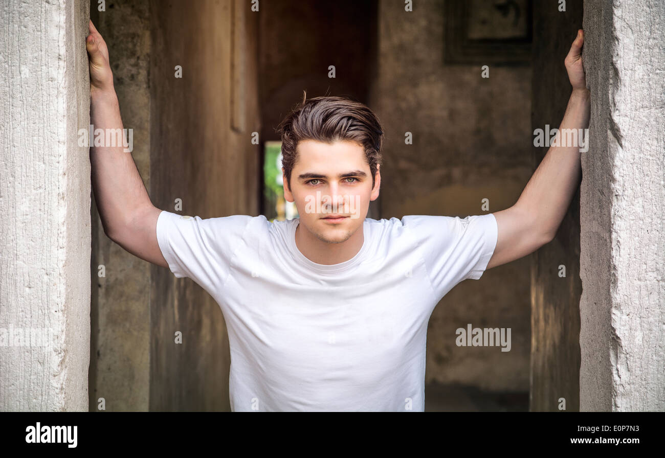 Man threshold hi-res stock photography and images - Alamy