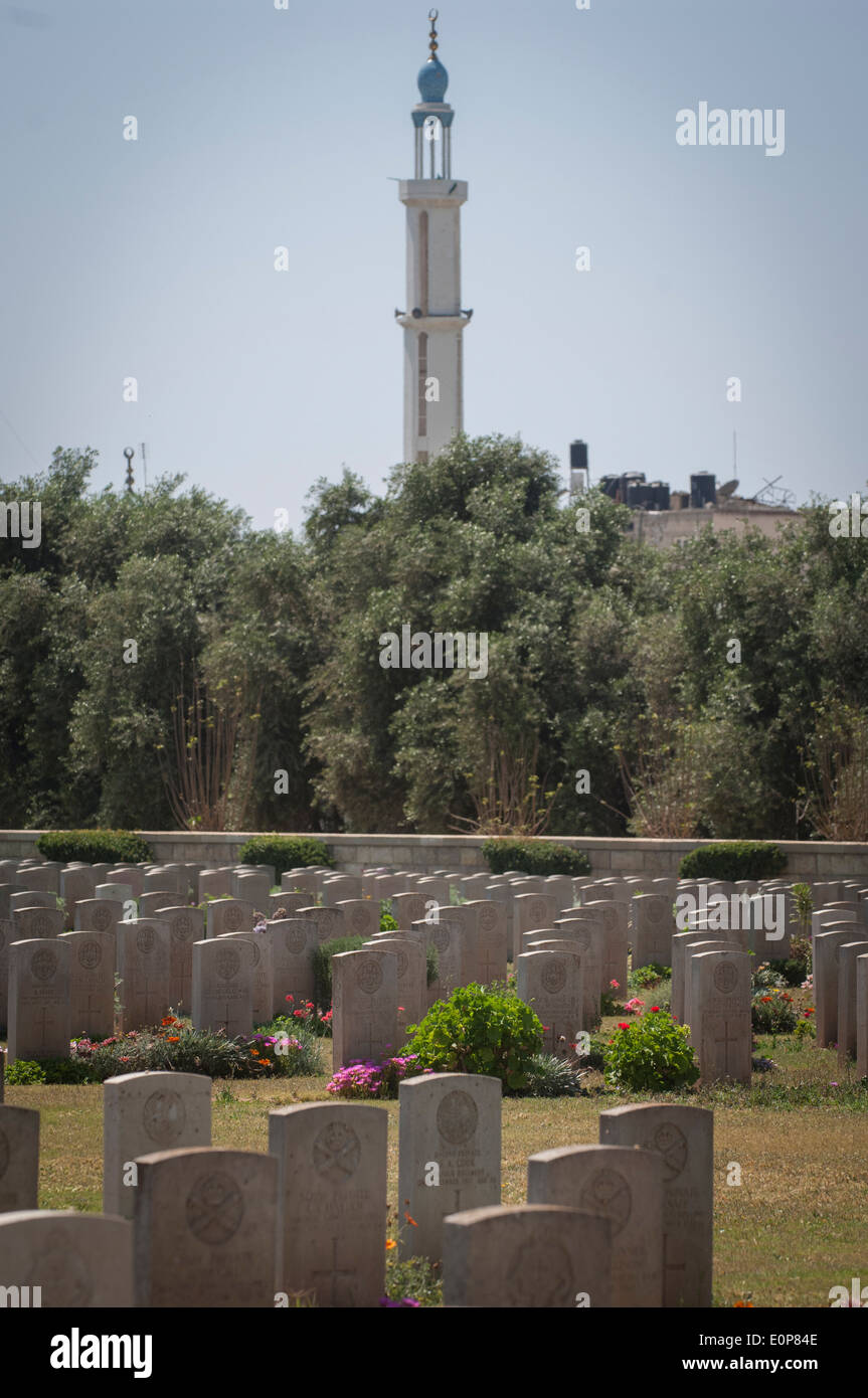 Cemetery muslim christian hi-res stock photography and images - Alamy