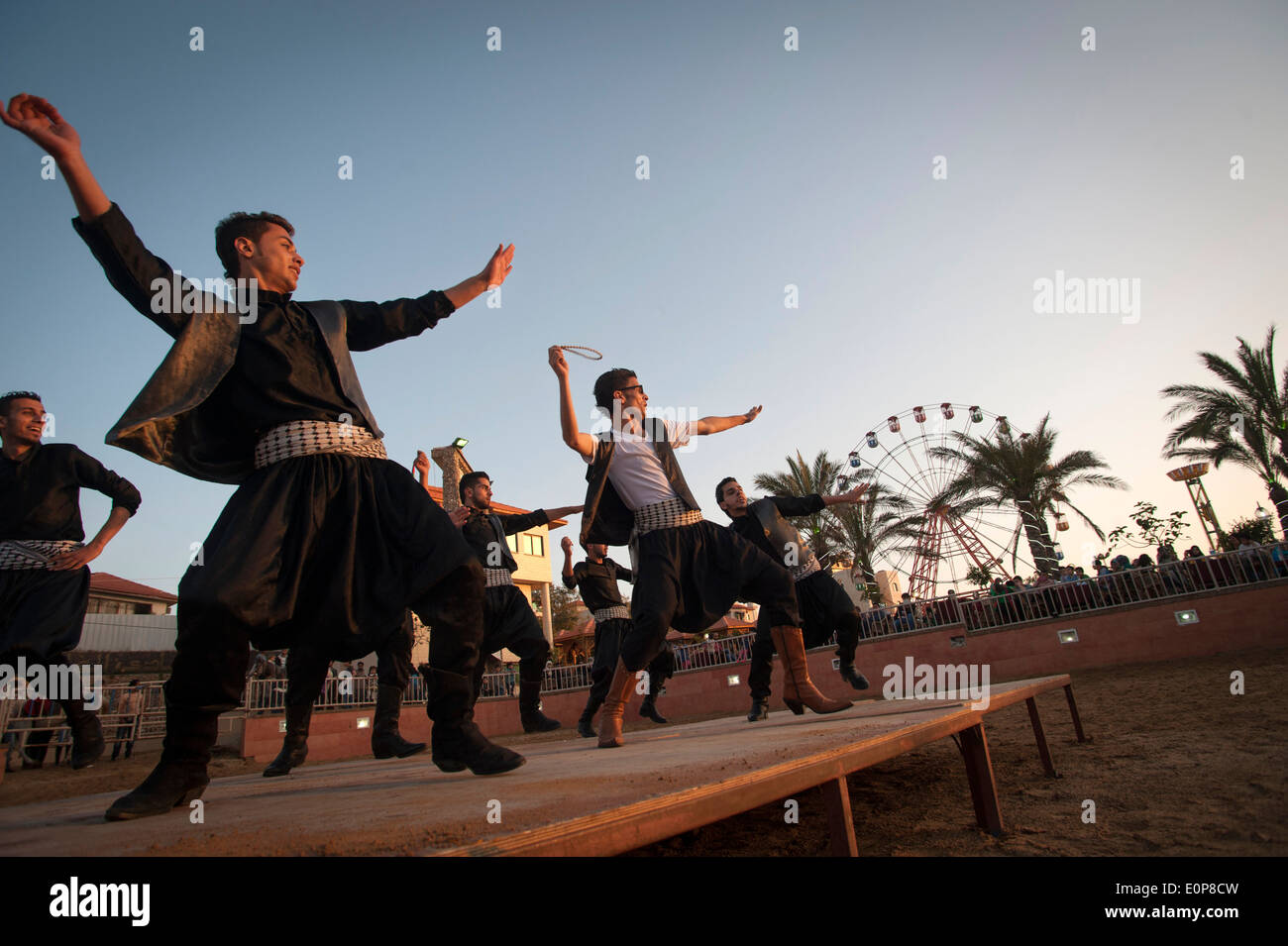 Dabke hi-res stock photography and images - Alamy