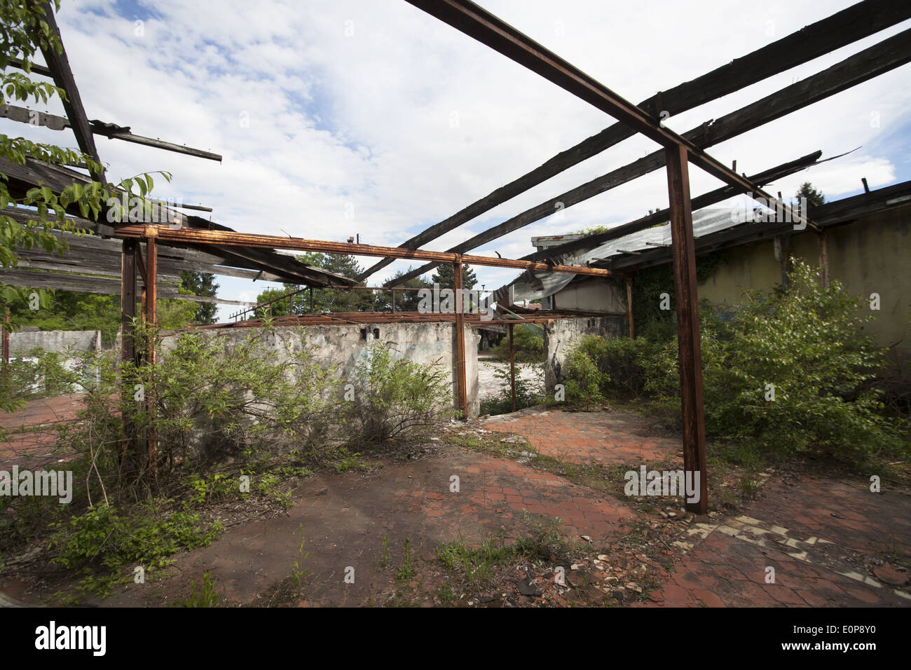 Building Dismantle High Resolution Stock Photography and Images - Alamy