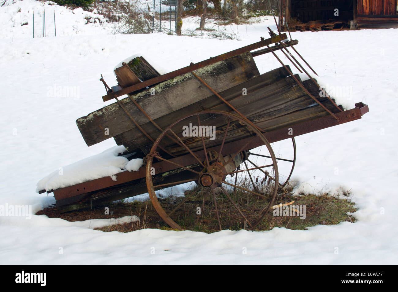 Golden cart hi-res stock photography and images - Alamy