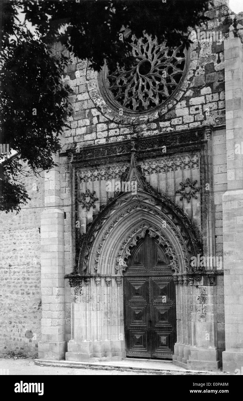 Showcasing gothic architectural elements Black and White Stock Photos ...