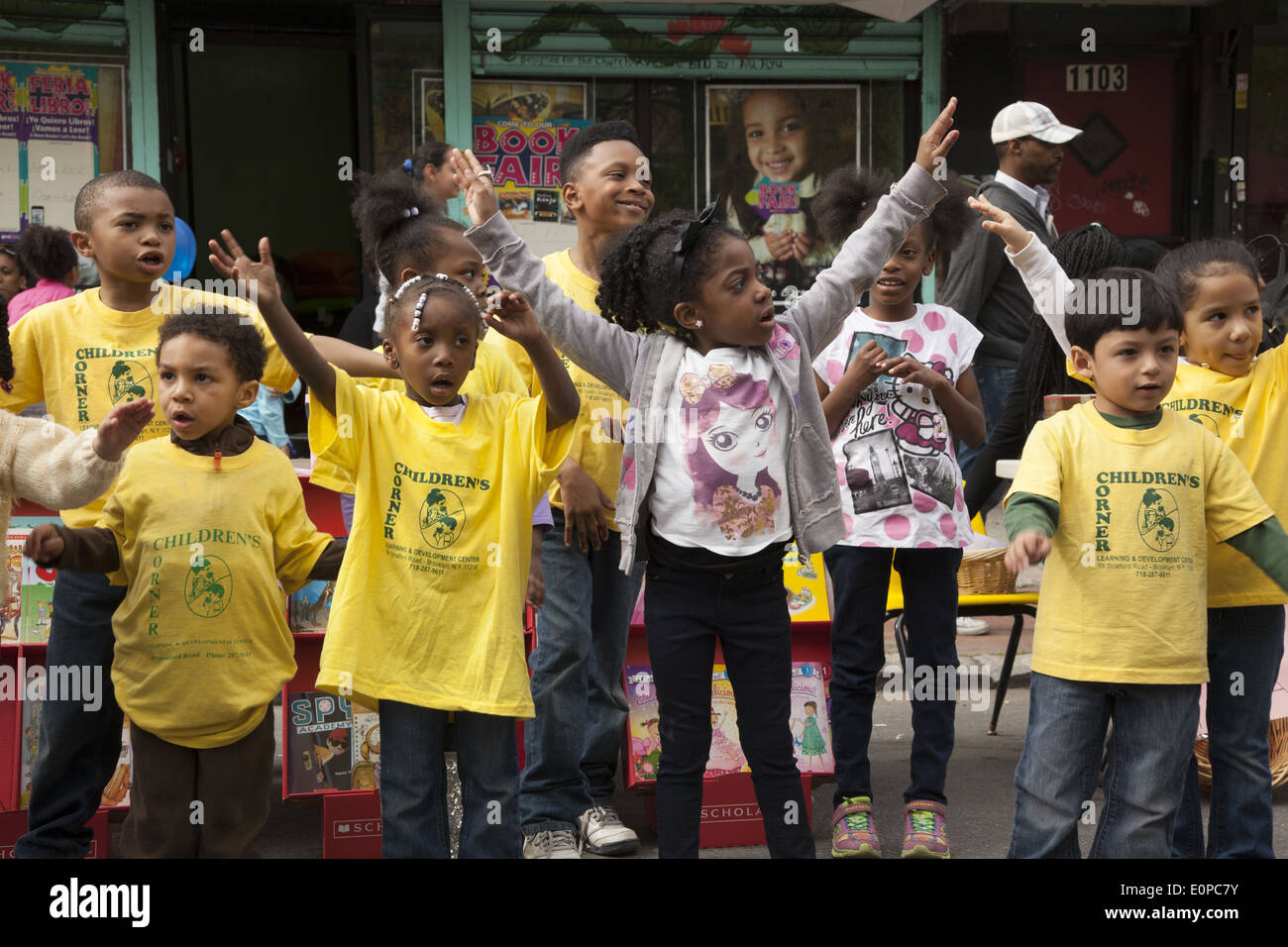 Storefront slogan hi-res stock photography and images - Alamy
