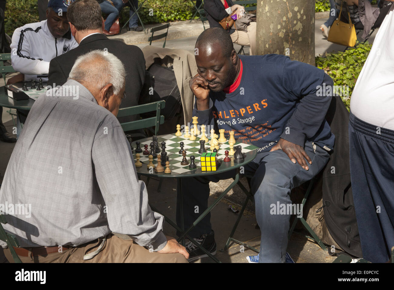 Bryant park chess players hi-res stock photography and images - Alamy