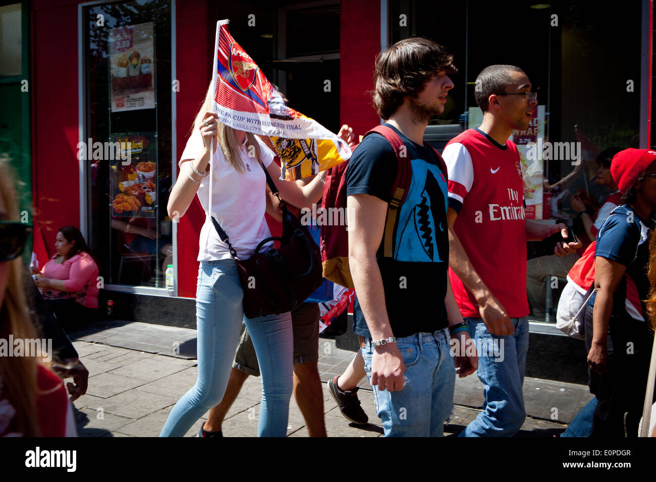 Arsenal fc flag hi-res stock photography and images - Alamy