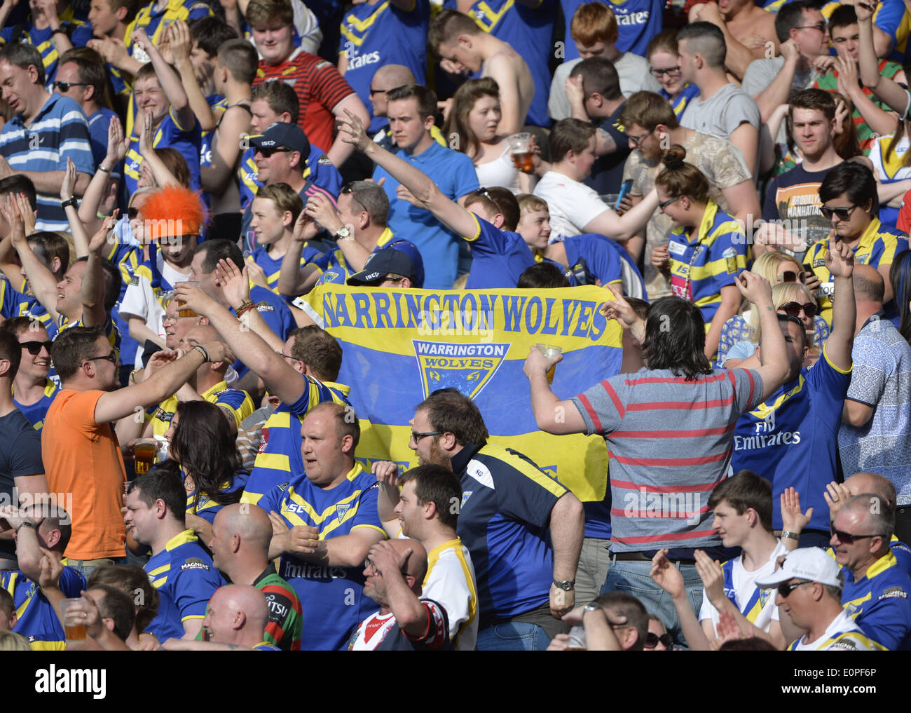 Manchester, Greater Manchester, UK. 18th May, 2014. Warrington Wolves ...