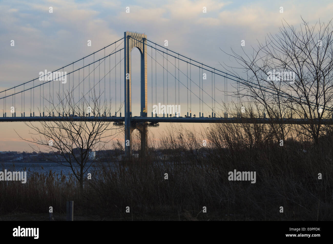 Whitestone bridge hi-res stock photography and images - Alamy