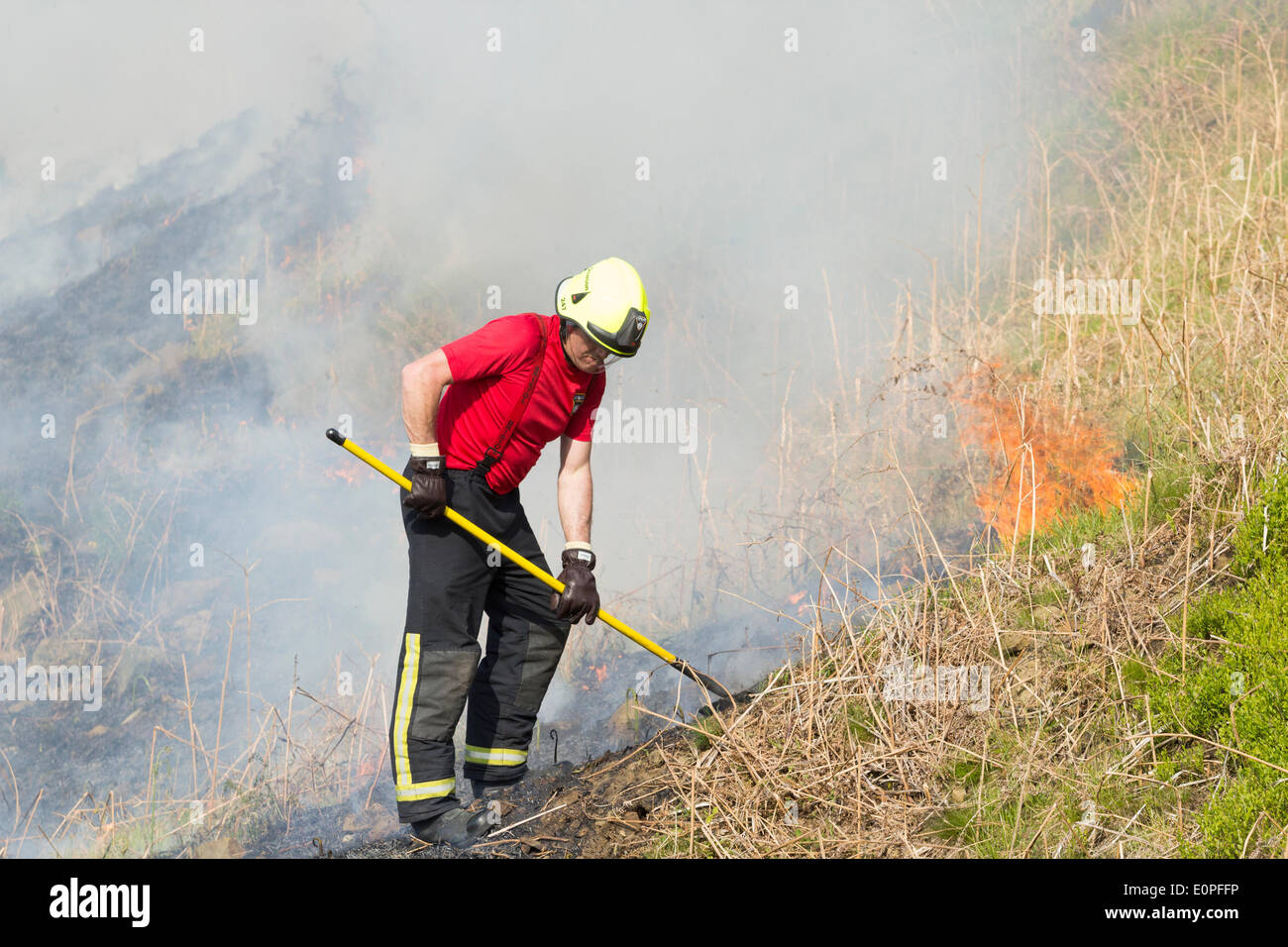 Fireman firefighters firefighter hi-res stock photography and images ...