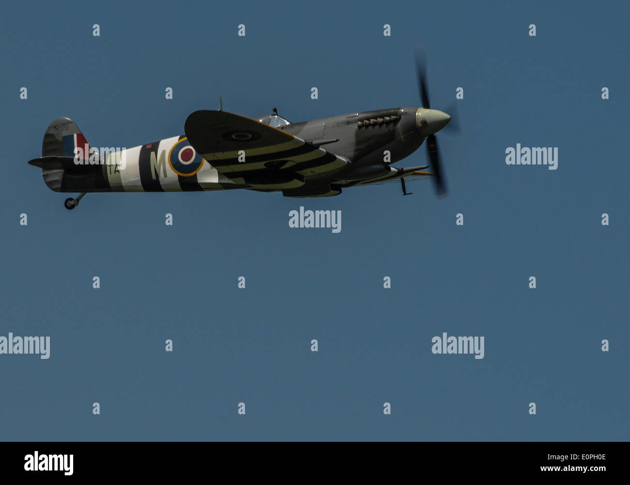 Headcorn Airfield, Kent, UK..18th May 2014..Unscheduled Spitfire fly ...