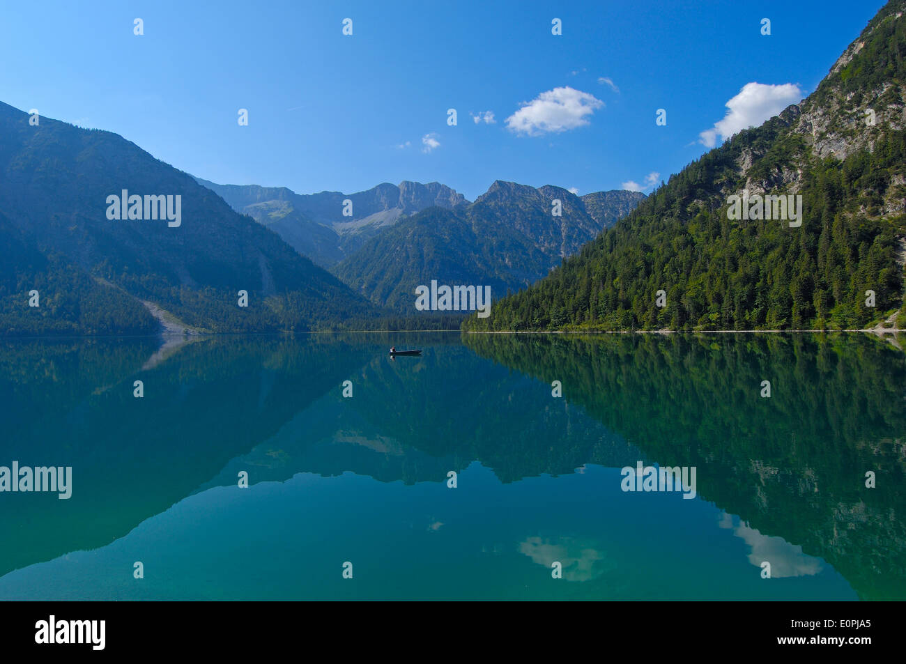 Austria, Plansee, Tirol, Lake Plansee, Seespitz, Ammergau Alps Stock ...