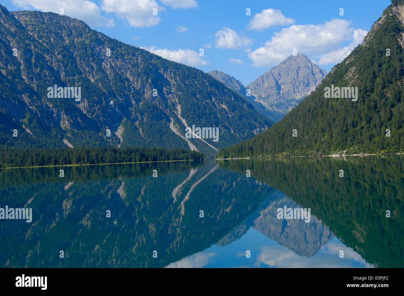 Austria, Plansee, Tirol, Lake Plansee, Seespitz, Ammergau Alps Stock ...