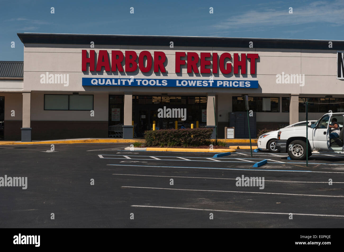 Harbor Freight Store Quality Tools Discount Prices located in Leesbutrg ...